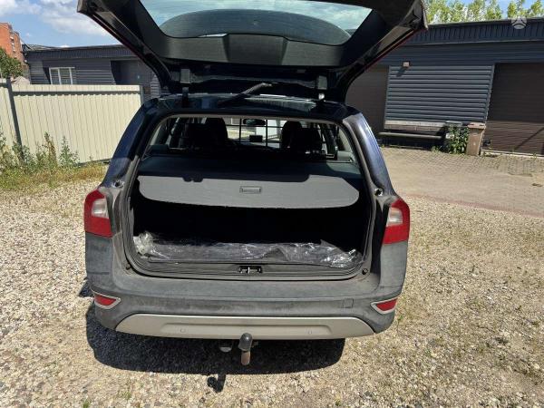 Blue Volvo XC70 2010 in Alytus, with an engine capacity of 2.00 L and mileage of 285 thousand km for 6750 €, photo 5 on AUTOMOTO.COM.LV