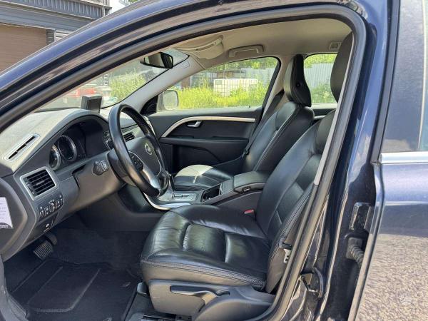 Blue Volvo XC70 2010 in Alytus, with an engine capacity of 2.00 L and mileage of 285 thousand km for 6750 €, photo 6 on AUTOMOTO.COM.LV