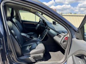 Blue Volvo XC70 2010 in Alytus, with an engine capacity of 2.00 L and mileage of 285 thousand km for 6750 €, photo 10 on AUTOMOTO.COM.LV