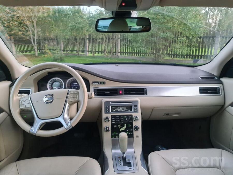 Zils Volvo XC70 2010 Rīga, ar dzinēja tilpumu 2.40 L un nobraukumu 327 tūkst. km par 5500 €, foto 6 vietnē AUTOMOTO.COM.LV