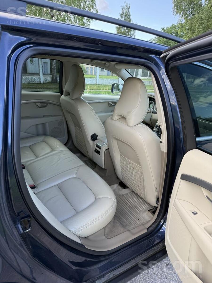 Zils Volvo XC70 2010 Aizkraukle, ar dzinēja tilpumu 2.40 L un nobraukumu 166 tūkst. km par 8950 €, foto 6 vietnē AUTOMOTO.COM.LV