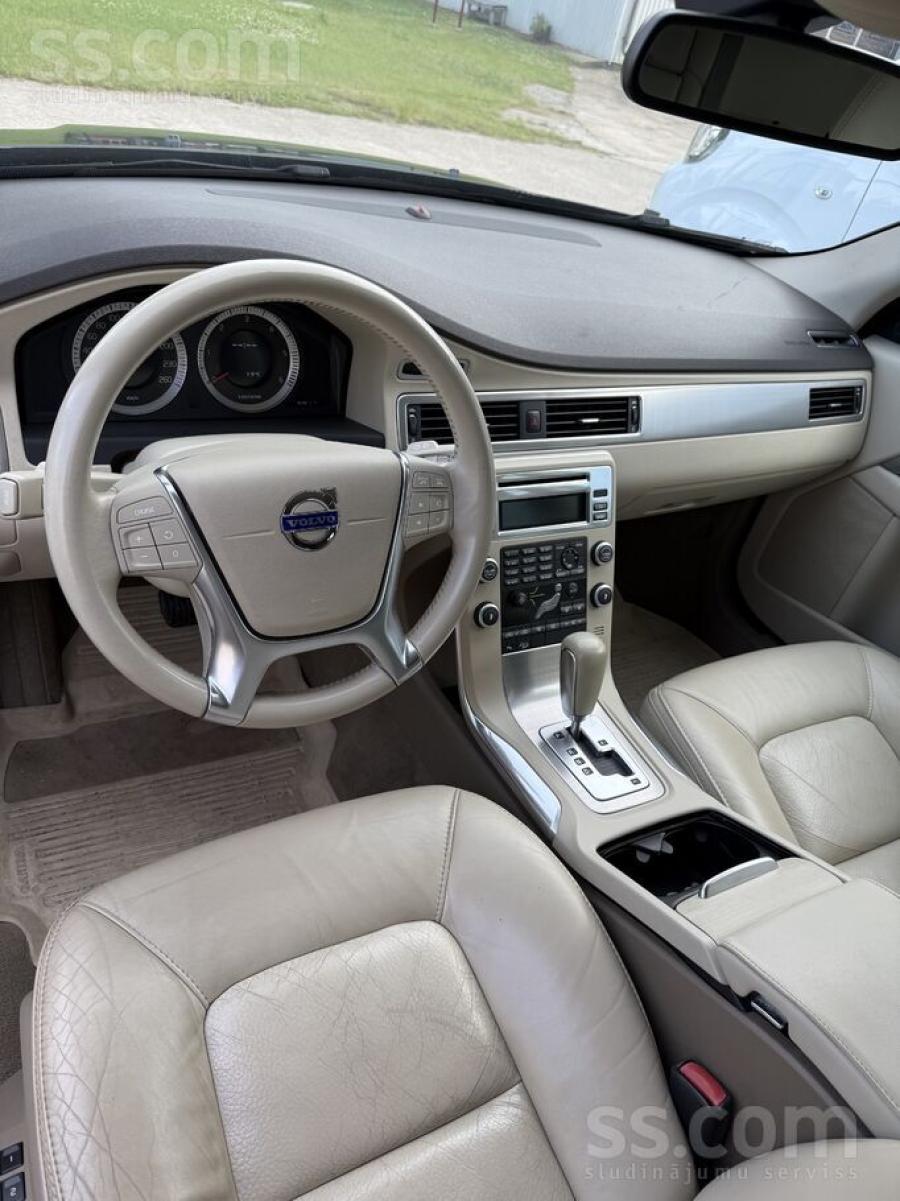 Zils Volvo XC70 2010 Aizkraukle, ar dzinēja tilpumu 2.40 L un nobraukumu 166 tūkst. km par 8950 €, foto 8 vietnē AUTOMOTO.COM.LV