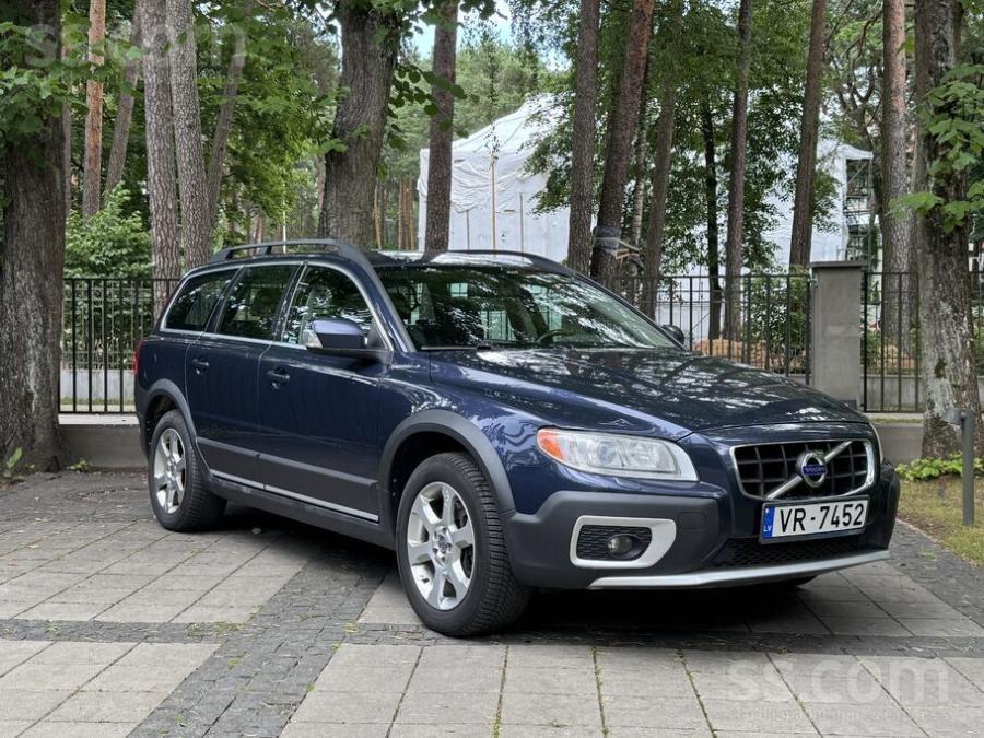 Zils Volvo XC70 2010 Rīga, ar dzinēja tilpumu 2.40 L un nobraukumu 324 tūkst. km par 6150 €, foto 1 vietnē AUTOMOTO.COM.LV