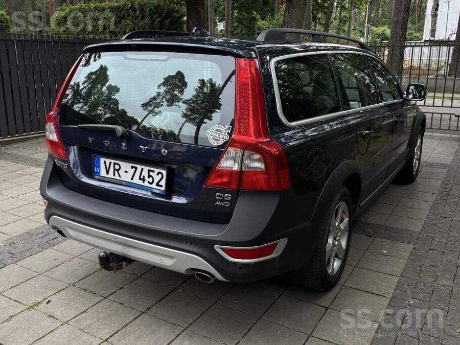Zils Volvo XC70 2010 Rīga, ar dzinēja tilpumu 2.40 L un nobraukumu 324 tūkst. km par 6150 €, foto 5 vietnē AUTOMOTO.COM.LV