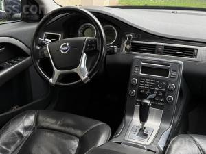 Zils Volvo XC70 2010 Rīga, ar dzinēja tilpumu 2.40 L un nobraukumu 324 tūkst. km par 6150 €, foto 8 vietnē AUTOMOTO.COM.LV