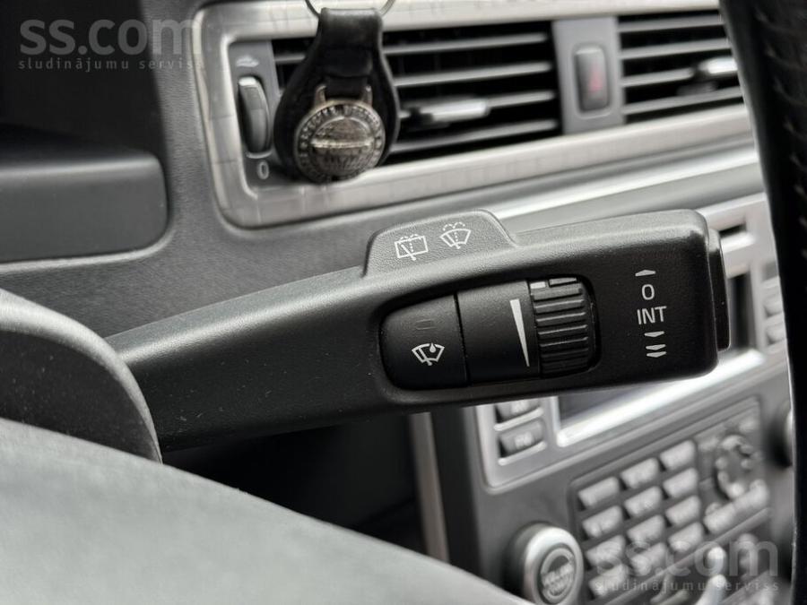Zils Volvo XC70 2010 Rīga, ar dzinēja tilpumu 2.40 L un nobraukumu 324 tūkst. km par 6150 €, foto 11 vietnē AUTOMOTO.COM.LV