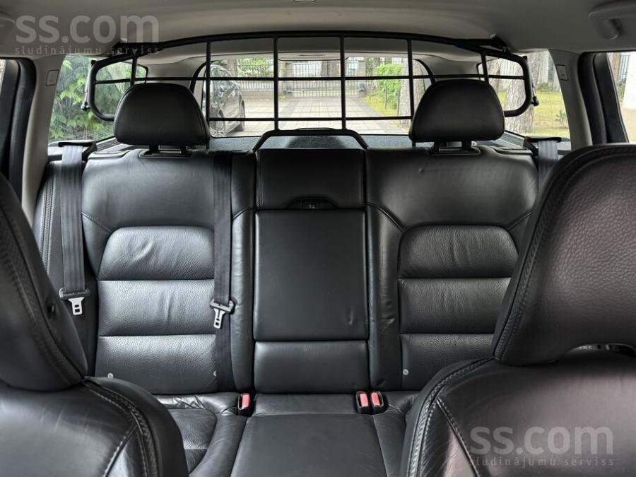 Zils Volvo XC70 2010 Rīga, ar dzinēja tilpumu 2.40 L un nobraukumu 324 tūkst. km par 6150 €, foto 13 vietnē AUTOMOTO.COM.LV