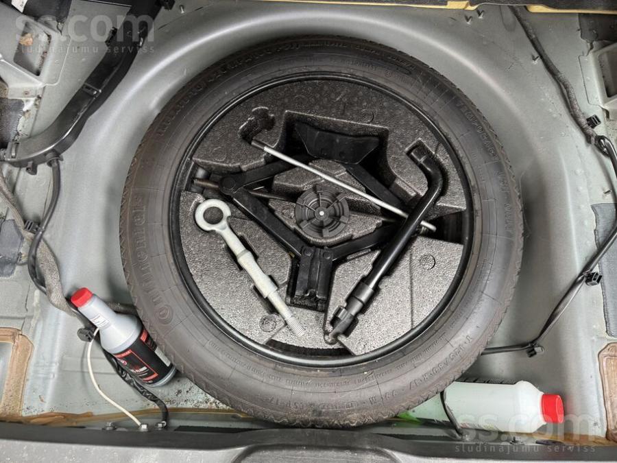Zils Volvo XC70 2010 Rīga, ar dzinēja tilpumu 2.40 L un nobraukumu 324 tūkst. km par 6150 €, foto 16 vietnē AUTOMOTO.COM.LV