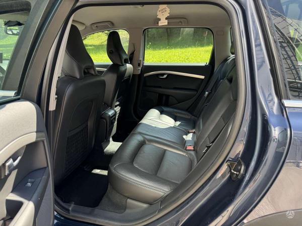 Zils Volvo XC70 2010 Alīta, ar dzinēja tilpumu 2.00 L un nobraukumu 285 tūkst. km par 6950 €, foto 10 vietnē AUTOMOTO.COM.LV