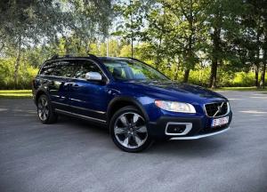 Blue Volvo XC70 2010 in Jurmala, with an engine capacity of 2.40 L and mileage of 376 thousand km for 6999 €, photo 4 on AUTOMOTO.COM.LV