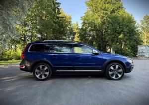 Blue Volvo XC70 2010 in Jurmala, with an engine capacity of 2.40 L and mileage of 376 thousand km for 6999 €, photo 7 on AUTOMOTO.COM.LV