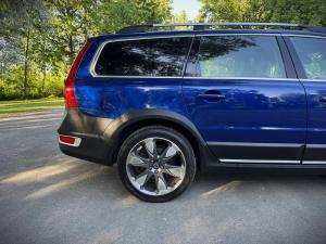 Blue Volvo XC70 2010 in Jurmala, with an engine capacity of 2.40 L and mileage of 376 thousand km for 6999 €, photo 12 on AUTOMOTO.COM.LV