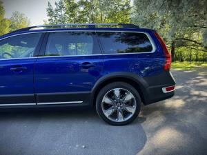 Blue Volvo XC70 2010 in Jurmala, with an engine capacity of 2.40 L and mileage of 376 thousand km for 6999 €, photo 14 on AUTOMOTO.COM.LV