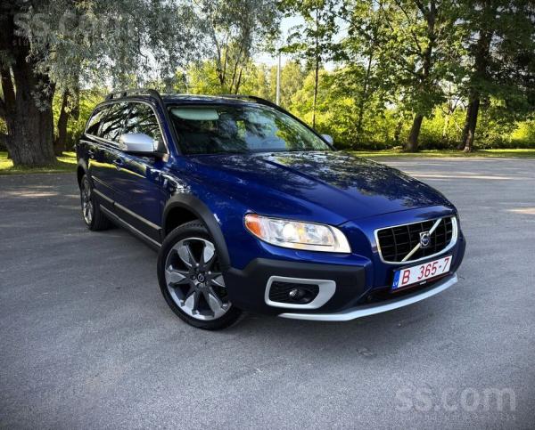 Blue Volvo XC70 2010 in Jurmala, with an engine capacity of 2.40 L and mileage of 376 thousand km for 5500 €, photo 4 on AUTOMOTO.COM.LV
