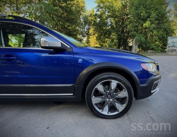 Blue Volvo XC70 2010 in Jurmala, with an engine capacity of 2.40 L and mileage of 376 thousand km for 5500 €, photo 10 on AUTOMOTO.COM.LV
