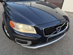 Blue Volvo XC70 2010 in Utena, with an engine capacity of 1.98 L and mileage of 344 thousand km for 6600 €, photo 7 on AUTOMOTO.COM.LV