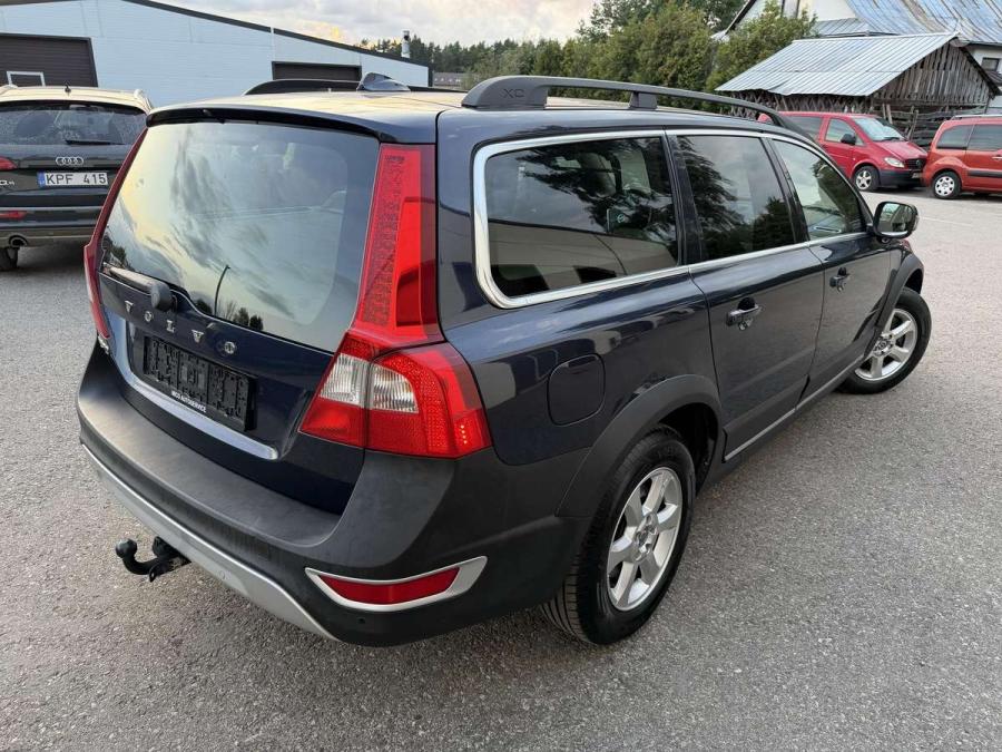 Blue Volvo XC70 2010 in Utena, with an engine capacity of 1.98 L and mileage of 344 thousand km for 6600 €, photo 13 on AUTOMOTO.COM.LV