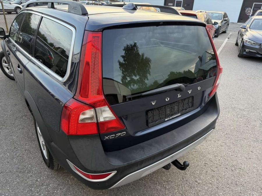 Blue Volvo XC70 2010 in Utena, with an engine capacity of 1.98 L and mileage of 344 thousand km for 6600 €, photo 16 on AUTOMOTO.COM.LV