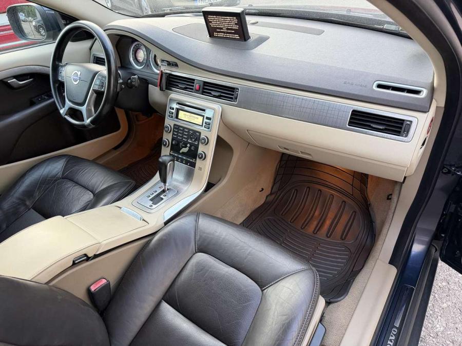 Blue Volvo XC70 2010 in Utena, with an engine capacity of 1.98 L and mileage of 344 thousand km for 6600 €, photo 33 on AUTOMOTO.COM.LV