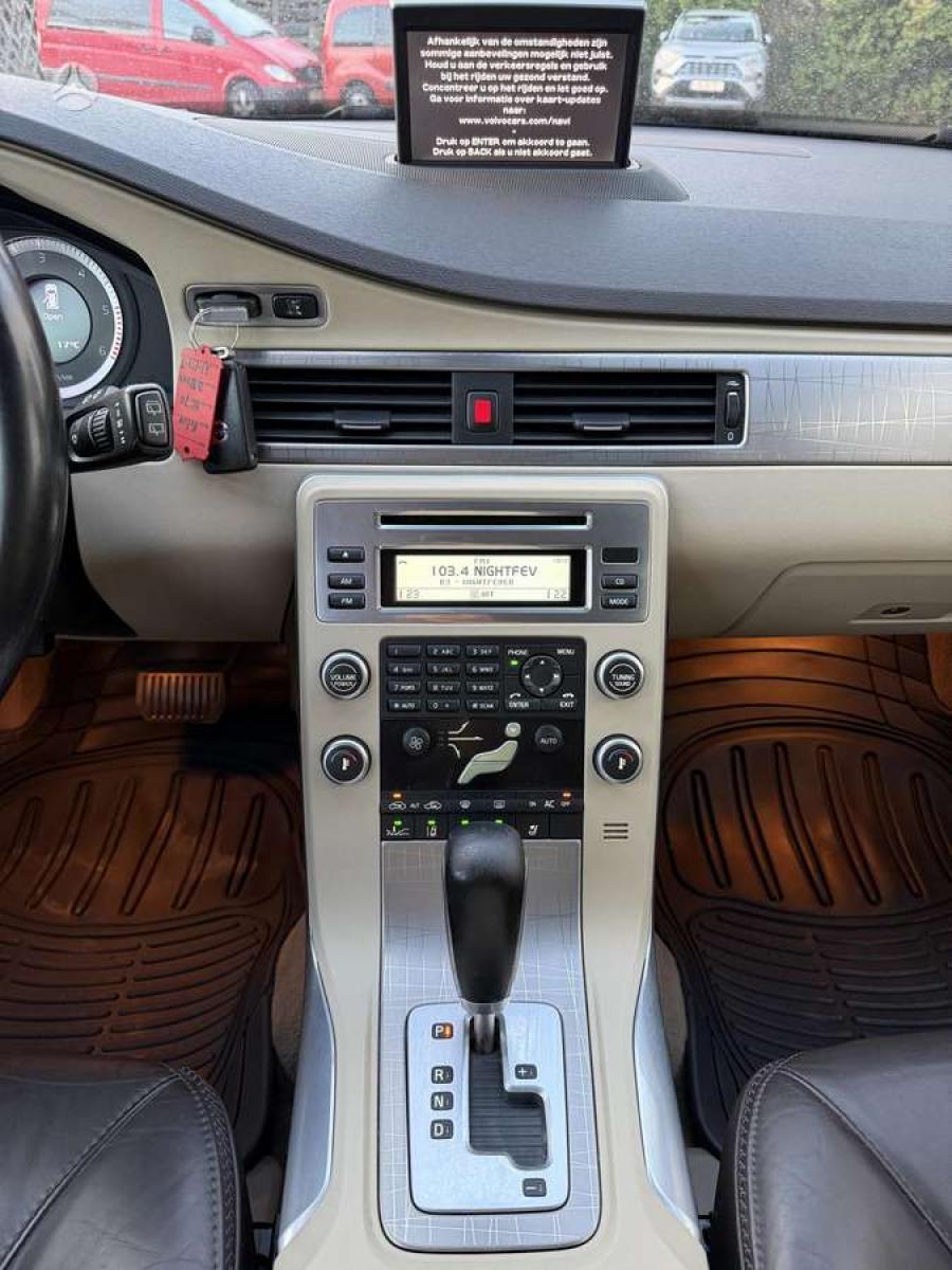 Blue Volvo XC70 2010 in Utena, with an engine capacity of 1.98 L and mileage of 344 thousand km for 6600 €, photo 41 on AUTOMOTO.COM.LV