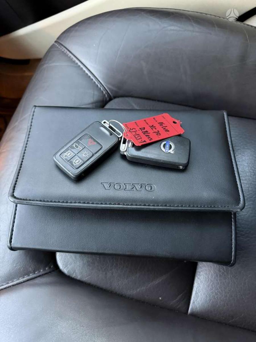 Blue Volvo XC70 2010 in Utena, with an engine capacity of 1.98 L and mileage of 344 thousand km for 6600 €, photo 57 on AUTOMOTO.COM.LV