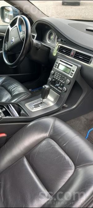 Blue Volvo XC70 2010 in Cesis, with an engine capacity of 2.40 L and mileage of 378 thousand km for 5990 €, photo 8 on AUTOMOTO.COM.LV