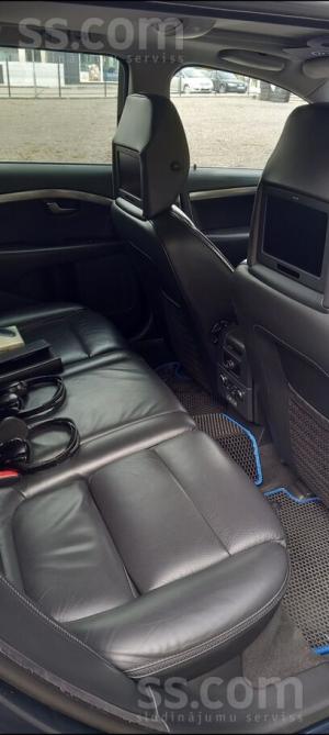 Blue Volvo XC70 2010 in Cesis, with an engine capacity of 2.40 L and mileage of 378 thousand km for 5990 €, photo 9 on AUTOMOTO.COM.LV