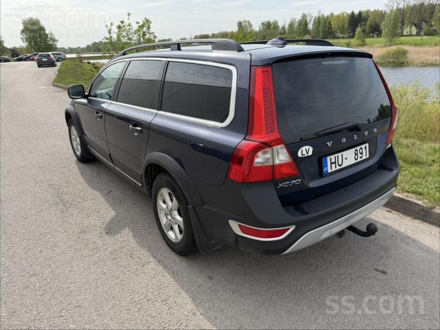 Zils Volvo XC70 2011 Ogre, ar dzinēja tilpumu 2.00 L un nobraukumu 490 tūkst. km par 5250 €, foto 5 vietnē AUTOMOTO.COM.LV