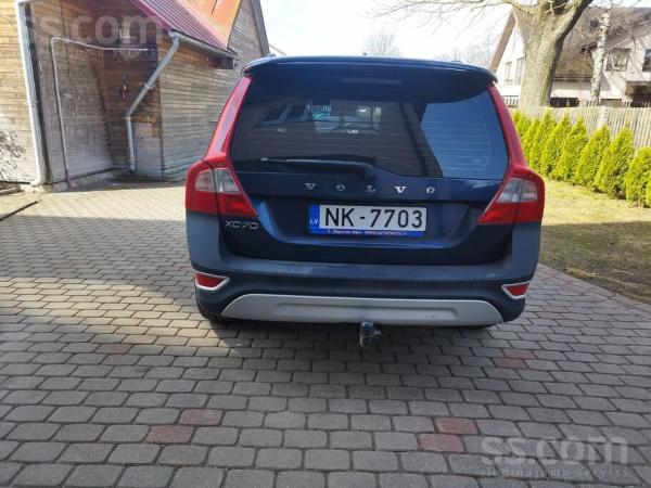 Blue Volvo XC70 2011 in Riga, with an engine capacity of 2.00 L and mileage of 340 thousand km for 8900 €, photo 7 on AUTOMOTO.COM.LV