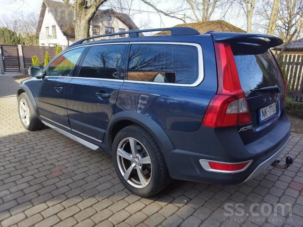 Blue Volvo XC70 2011 in Riga, with an engine capacity of 2.00 L and mileage of 340 thousand km for 8900 €, photo 8 on AUTOMOTO.COM.LV