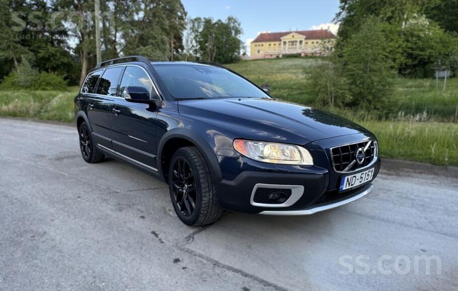 Blue Volvo XC70 2012 in Tukums, with an engine capacity of 2.00 L and mileage of 373 thousand km for 3390 €, photo 4 on AUTOMOTO.COM.LV