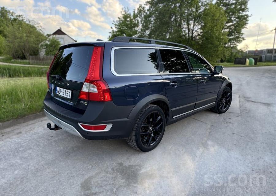 Blue Volvo XC70 2012 in Tukums, with an engine capacity of 2.00 L and mileage of 373 thousand km for 3390 €, photo 5 on AUTOMOTO.COM.LV