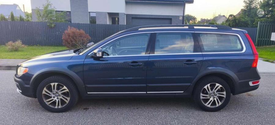 Blue Volvo XC70 2012 in Panevezys, with an engine capacity of 1.98 L and mileage of 311 thousand km for 6900 €, photo 3 on AUTOMOTO.COM.LV