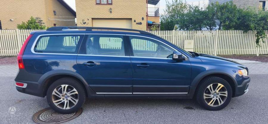 Blue Volvo XC70 2012 in Panevezys, with an engine capacity of 1.98 L and mileage of 311 thousand km for 6900 €, photo 7 on AUTOMOTO.COM.LV
