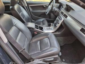 Blue Volvo XC70 2012 in Panevezys, with an engine capacity of 1.98 L and mileage of 311 thousand km for 6900 €, photo 12 on AUTOMOTO.COM.LV