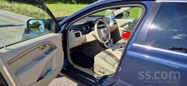 Zils Volvo XC70 2012 Tukums, ar dzinēja tilpumu 2.40 L un nobraukumu 320 tūkst. km par 11000 €, foto 3 vietnē AUTOMOTO.COM.LV