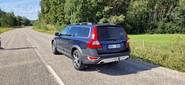 Zils Volvo XC70 2012 Tukums, ar dzinēja tilpumu 2.40 L un nobraukumu 320 tūkst. km par 11000 €, foto 4 vietnē AUTOMOTO.COM.LV