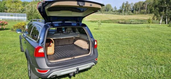 Zils Volvo XC70 2012 Tukums, ar dzinēja tilpumu 2.40 L un nobraukumu 320 tūkst. km par 11000 €, foto 11 vietnē AUTOMOTO.COM.LV