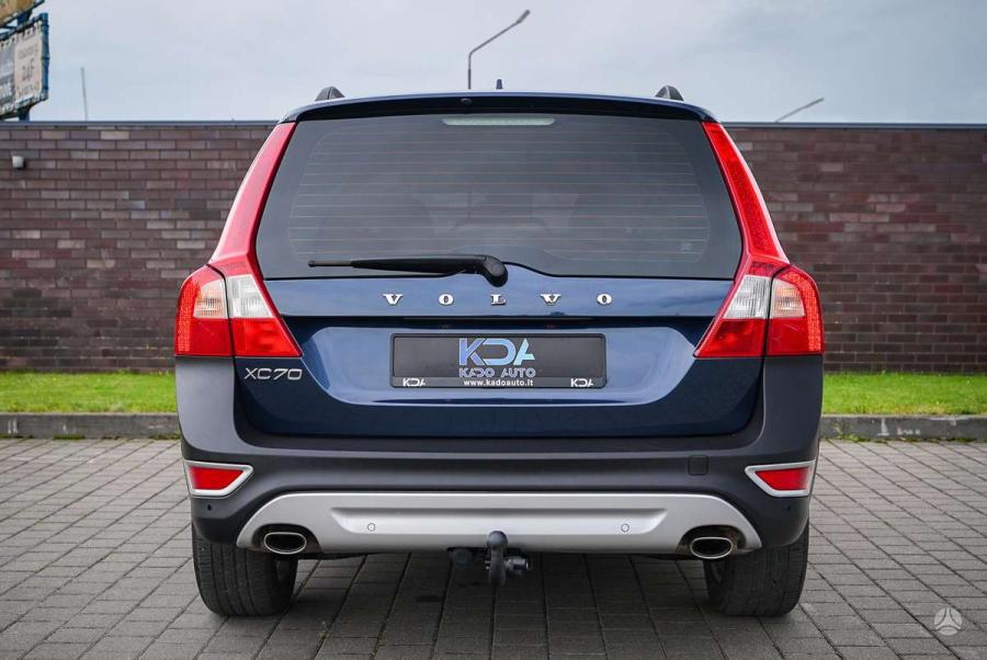 Zils Volvo XC70 2012 Marijampole, ar dzinēja tilpumu 2.40 L un nobraukumu 315 tūkst. km par 8950 €, foto 8 vietnē AUTOMOTO.COM.LV