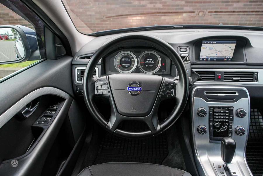 Zils Volvo XC70 2012 Marijampole, ar dzinēja tilpumu 2.40 L un nobraukumu 315 tūkst. km par 8950 €, foto 14 vietnē AUTOMOTO.COM.LV