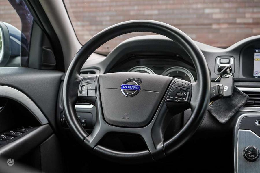 Zils Volvo XC70 2012 Marijampole, ar dzinēja tilpumu 2.40 L un nobraukumu 315 tūkst. km par 8950 €, foto 15 vietnē AUTOMOTO.COM.LV