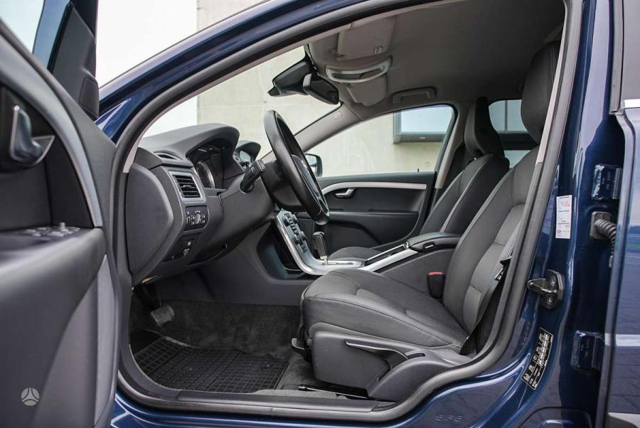 Zils Volvo XC70 2012 Marijampole, ar dzinēja tilpumu 2.40 L un nobraukumu 315 tūkst. km par 8950 €, foto 24 vietnē AUTOMOTO.COM.LV