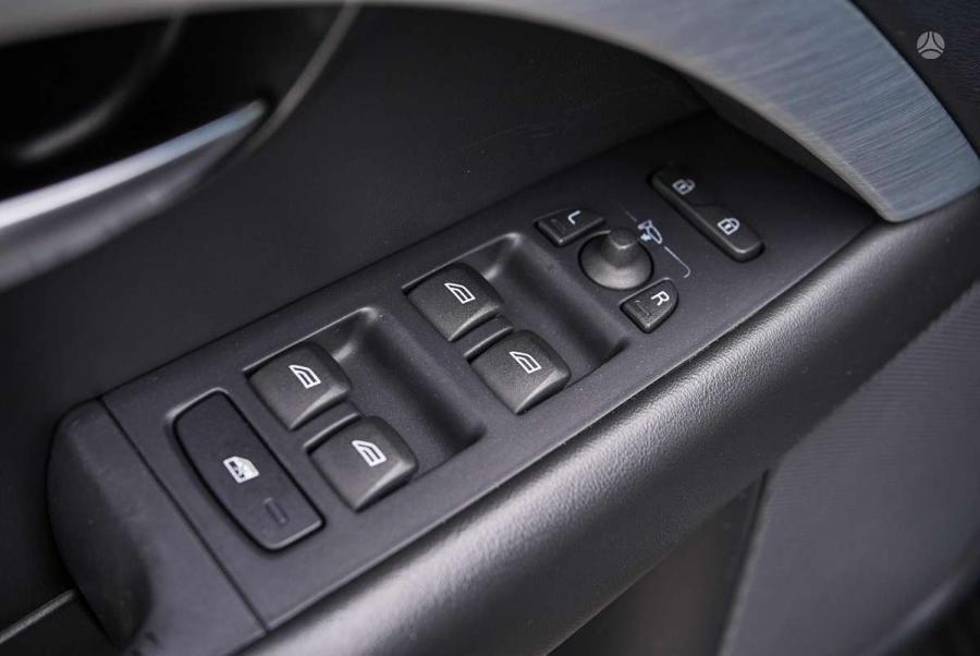 Zils Volvo XC70 2012 Marijampole, ar dzinēja tilpumu 2.40 L un nobraukumu 315 tūkst. km par 8950 €, foto 27 vietnē AUTOMOTO.COM.LV