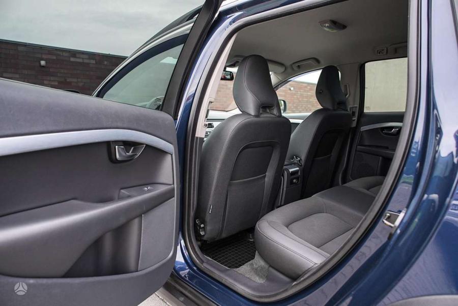 Zils Volvo XC70 2012 Marijampole, ar dzinēja tilpumu 2.40 L un nobraukumu 315 tūkst. km par 8950 €, foto 28 vietnē AUTOMOTO.COM.LV