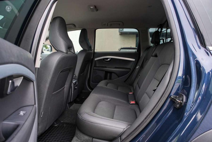 Zils Volvo XC70 2012 Marijampole, ar dzinēja tilpumu 2.40 L un nobraukumu 315 tūkst. km par 8950 €, foto 29 vietnē AUTOMOTO.COM.LV