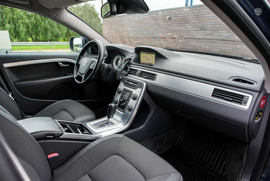 Zils Volvo XC70 2012 Marijampole, ar dzinēja tilpumu 2.40 L un nobraukumu 315 tūkst. km par 8950 €, foto 33 vietnē AUTOMOTO.COM.LV