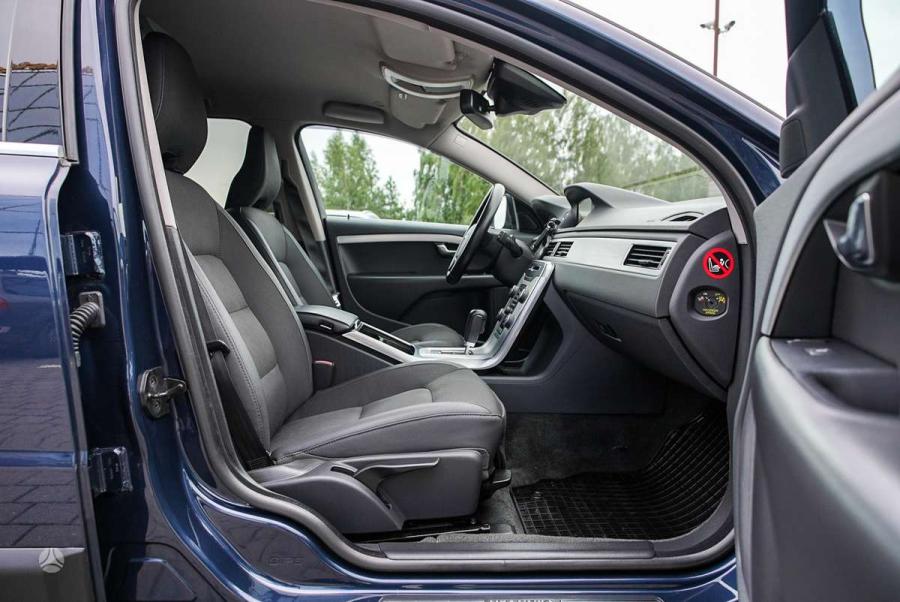 Zils Volvo XC70 2012 Marijampole, ar dzinēja tilpumu 2.40 L un nobraukumu 315 tūkst. km par 8950 €, foto 34 vietnē AUTOMOTO.COM.LV