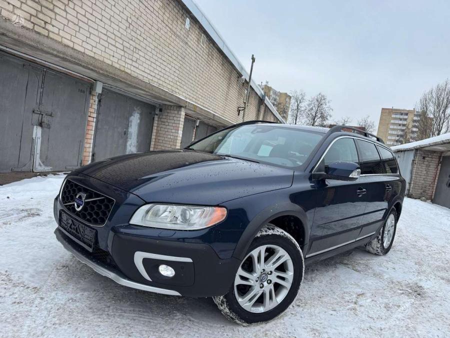 Blue Volvo XC70 2013 in Radviliskis, with an engine capacity of 2.40 L and mileage of 300 thousand km for 13500 €, photo 20 on AUTOMOTO.COM.LV