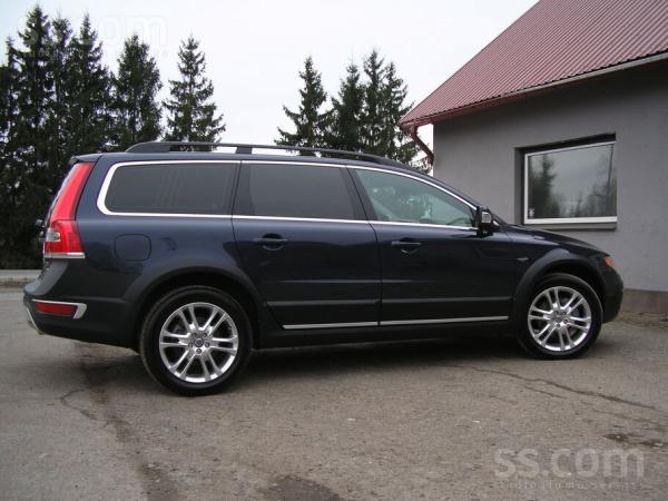 Zils Volvo XC70 2013 Rīga, ar dzinēja tilpumu 2.40 L un nobraukumu 0 tūkst. km par 9550 €, foto 3 vietnē AUTOMOTO.COM.LV