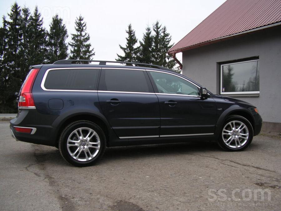 Zils Volvo XC70 2013 Rīga, ar dzinēja tilpumu 2.40 L un nobraukumu 0 tūkst. km par 9550 €, foto 4 vietnē AUTOMOTO.COM.LV